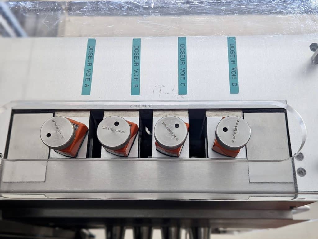 Klockner LA-300 + P-700 - Packaging line Sachets / Cartons - Osertech